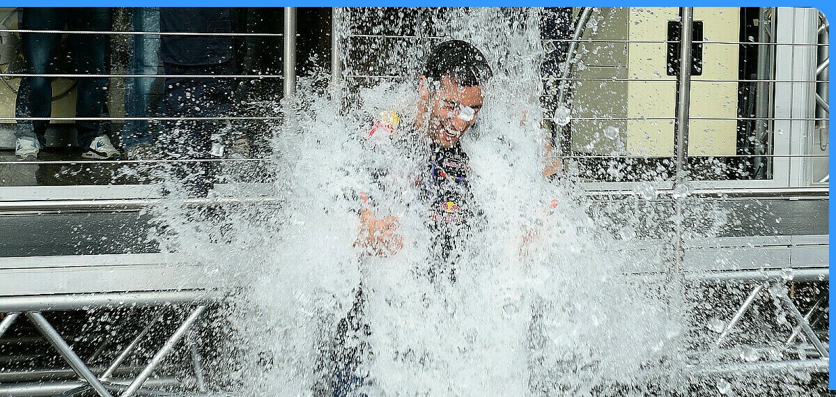 Ice Bucket Challenge: Renn-Stars nass gemacht