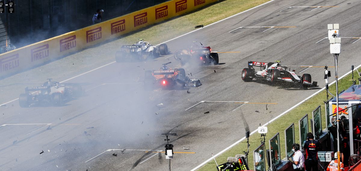 Formel 1 Mugello: Massen-Crash bei Restart-Chaos