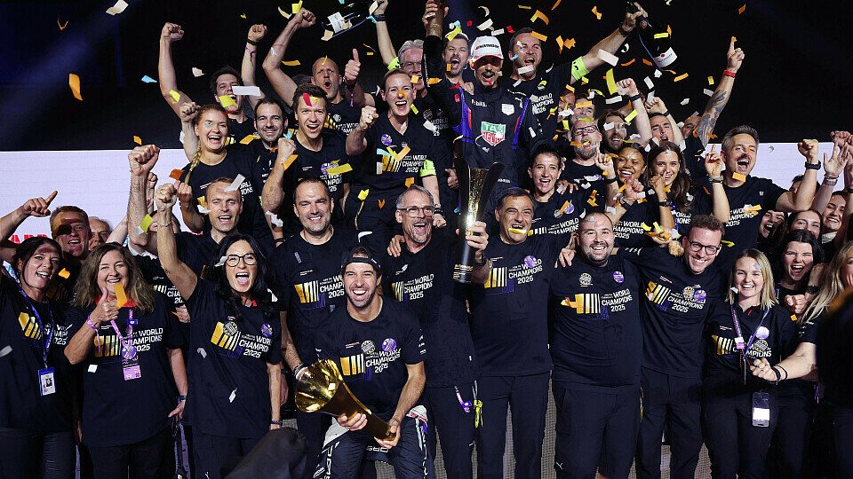 Saxon sharbino porno stepped inside and she was waiting for